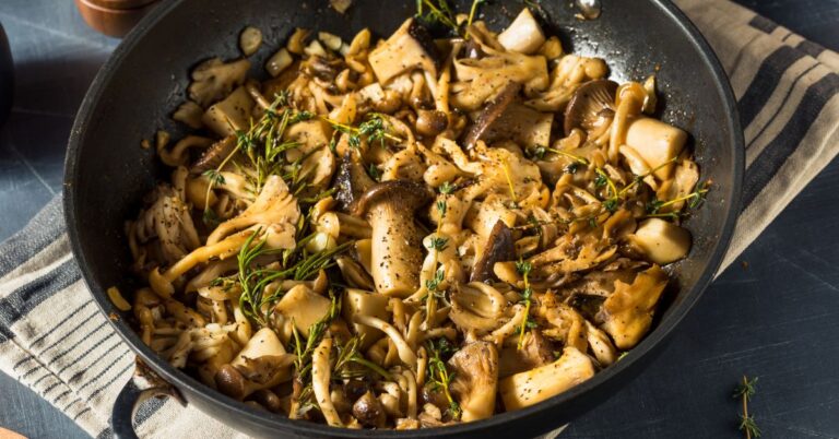 20 meilleures recettes de champignons Enoki à essayer - Cakes Paradise