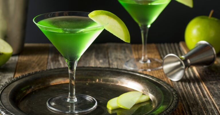 10 meilleures boissons et cocktails à la vodka aux pommes - Cakes Paradise